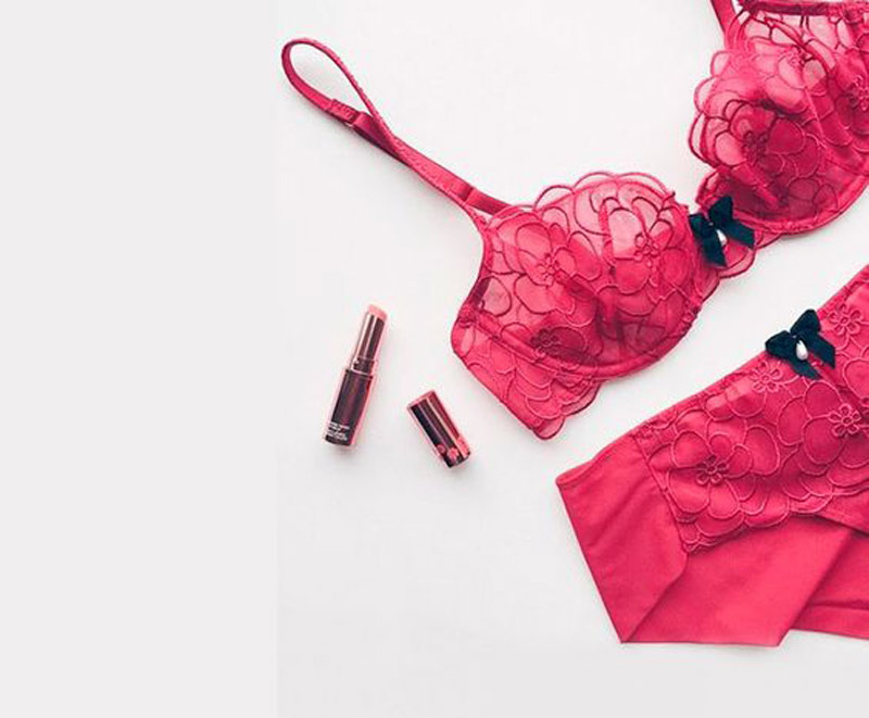 Moda intima feminina - Qual escolher para a virada? - Luiza Gomes